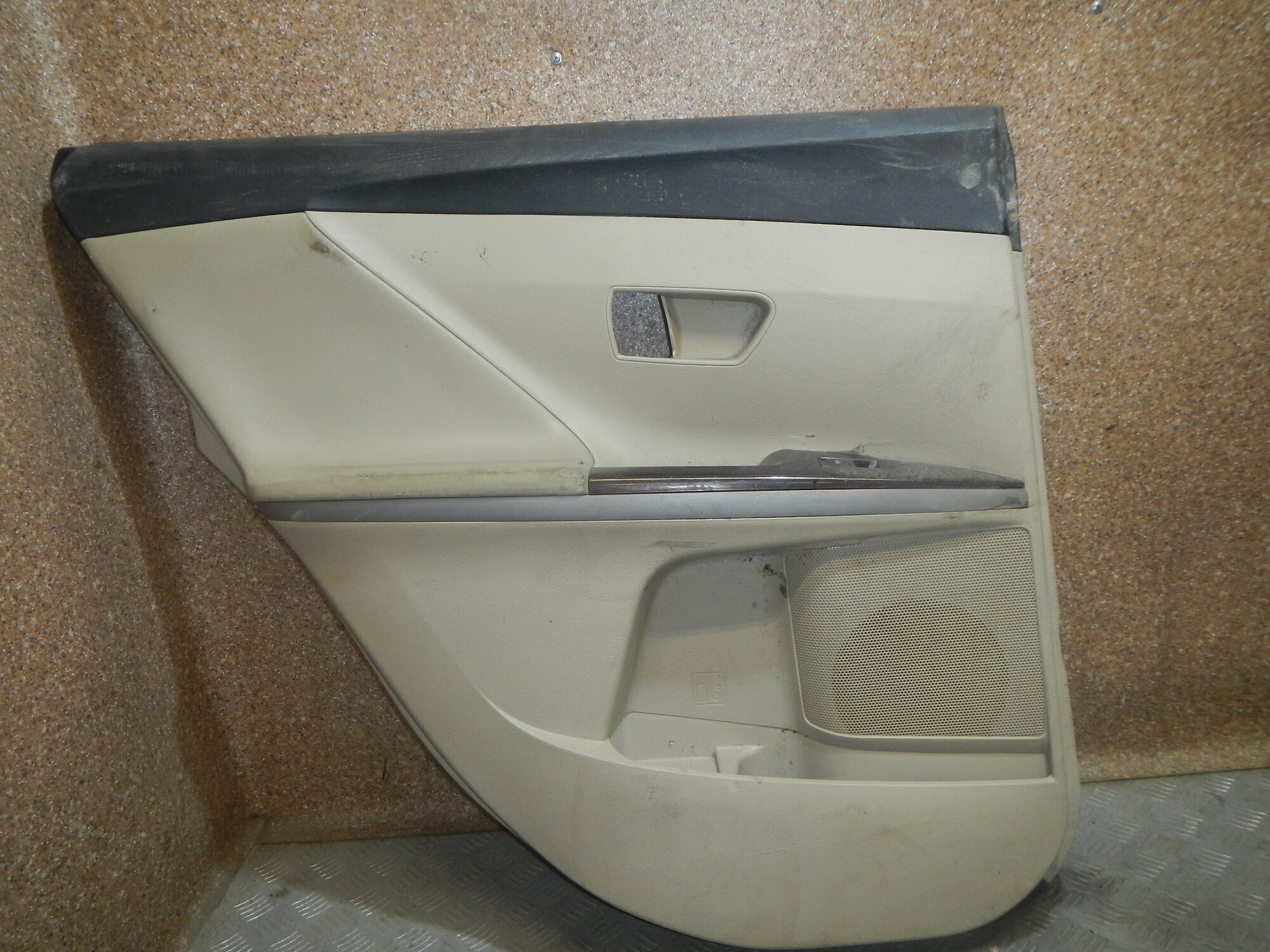 Б/У Обшивка двери задней левой, Toyota (Тойота)-VENZA (08-) TOYOTA VENZA (08-) Царапины, грязная, потертости. 555078 TOY...