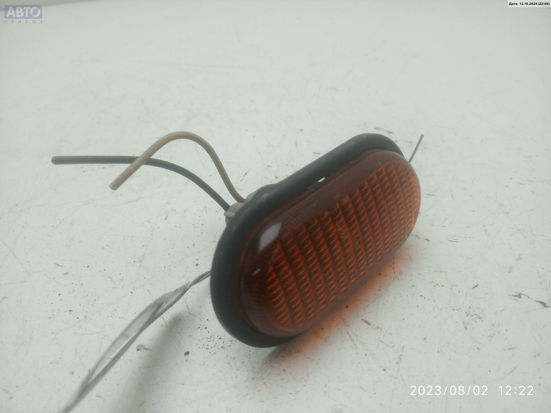 Повторитель поворота левый Renault Trafic (2001-2014)