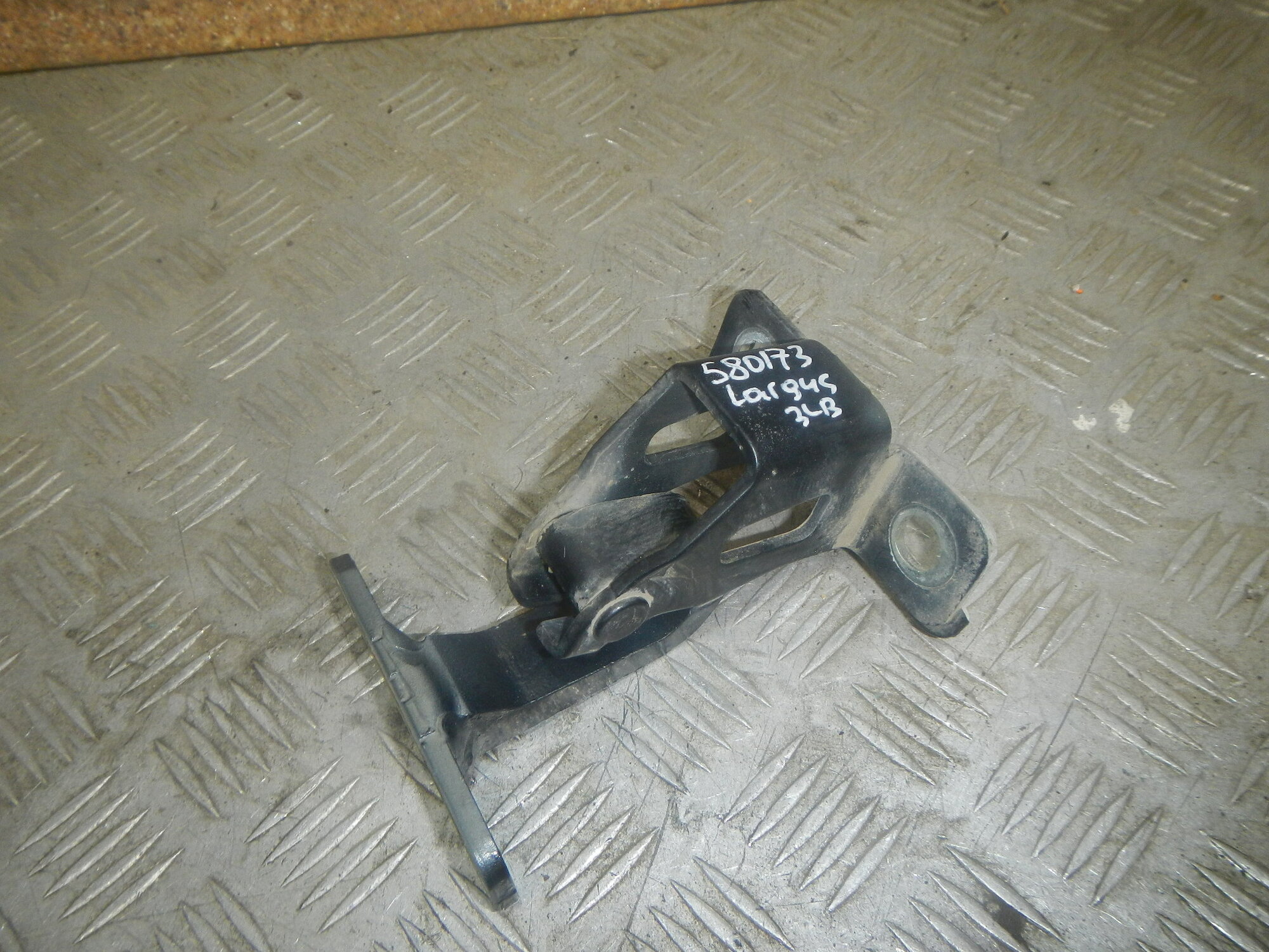 Б/У Петля двери багажника, ВАЗ (VAZ)-LADA LARGUS (ларгус) LADA LARGUS (Ларгус) верхняя Без видимых повреждений. 580173 LA...