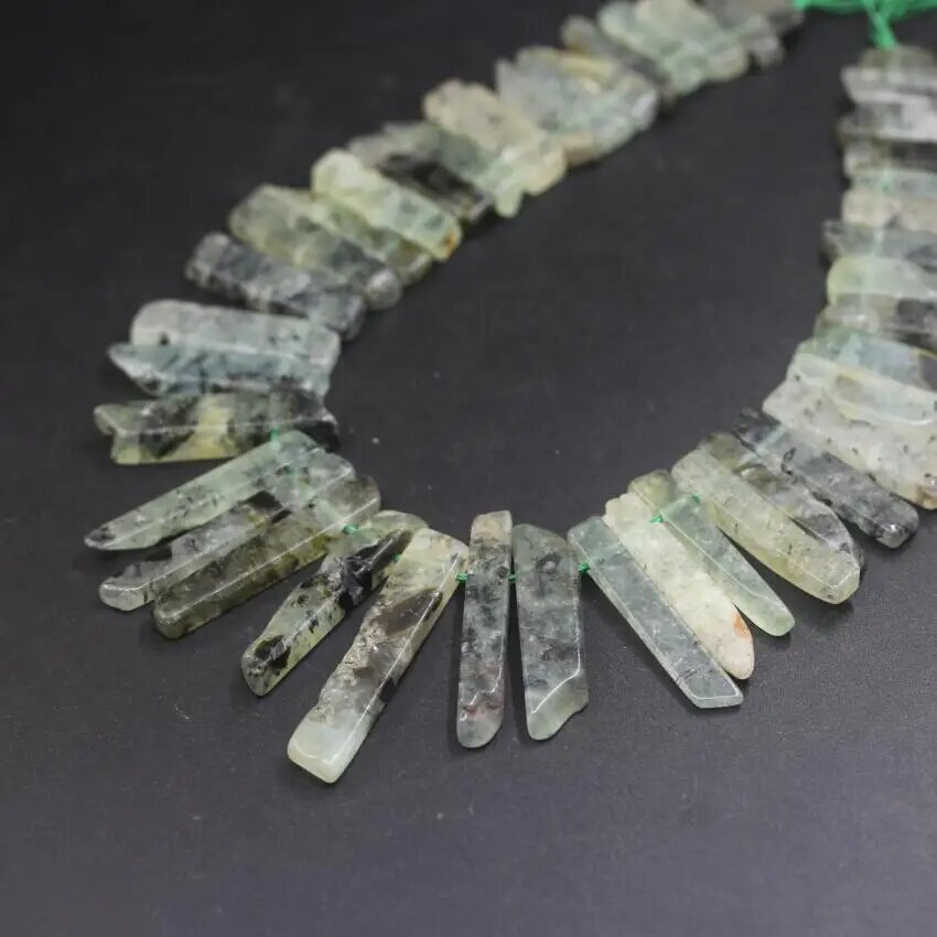 Бусы из прежнита, слайсы, изумрудный, 9-12х20-44 мм
