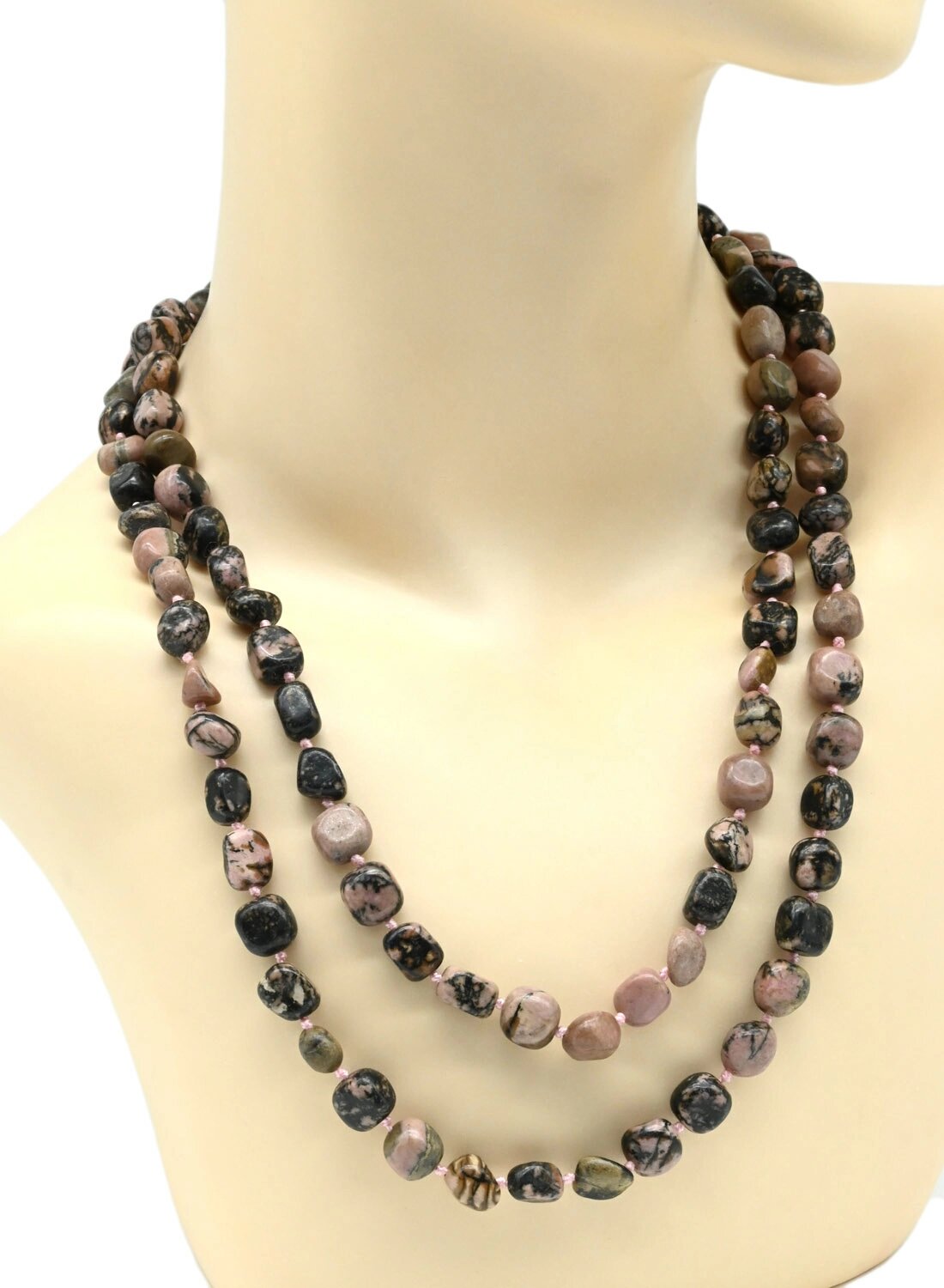 Бусы, родонит