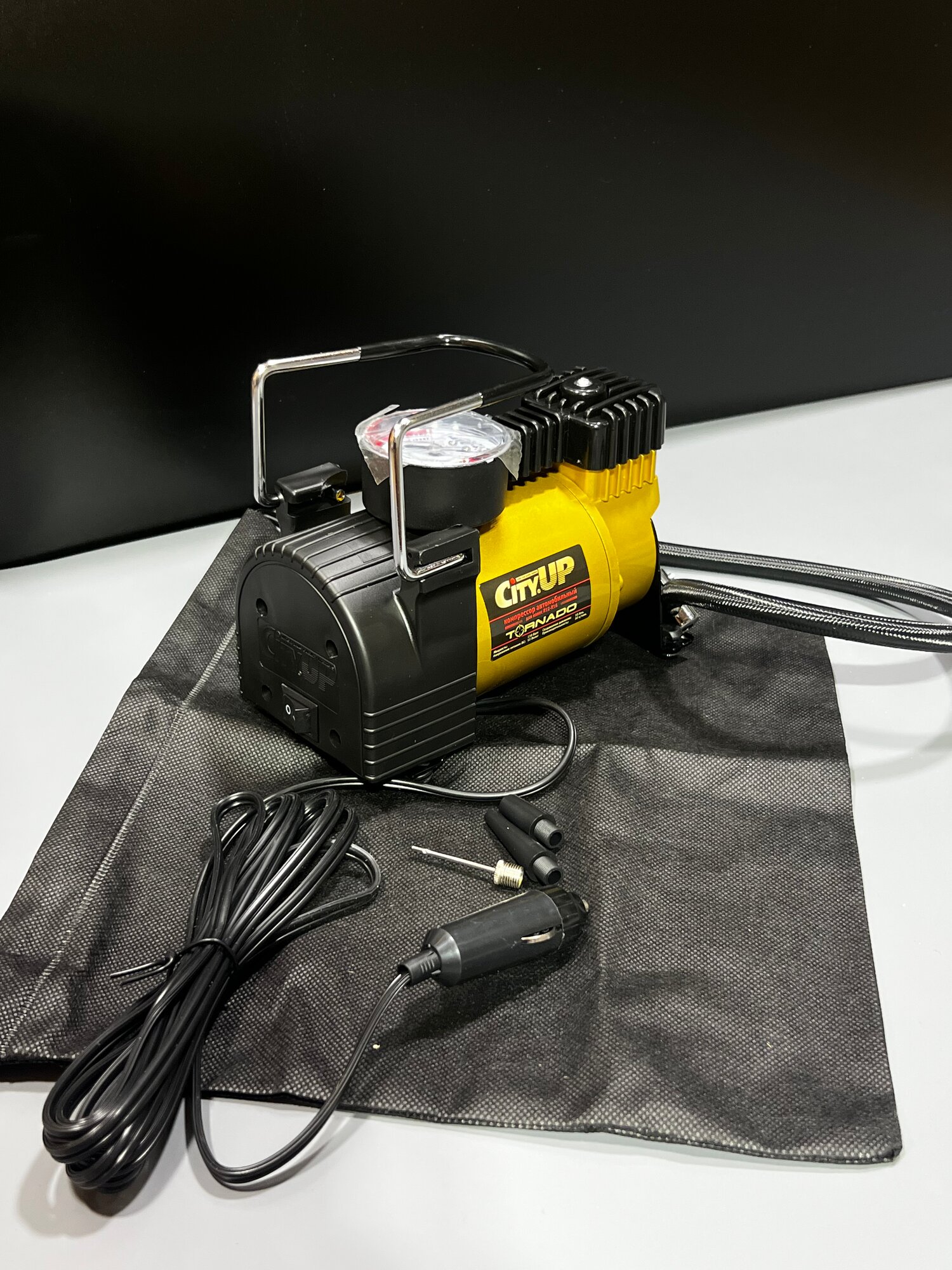 Компрессор автомобильный воздушный