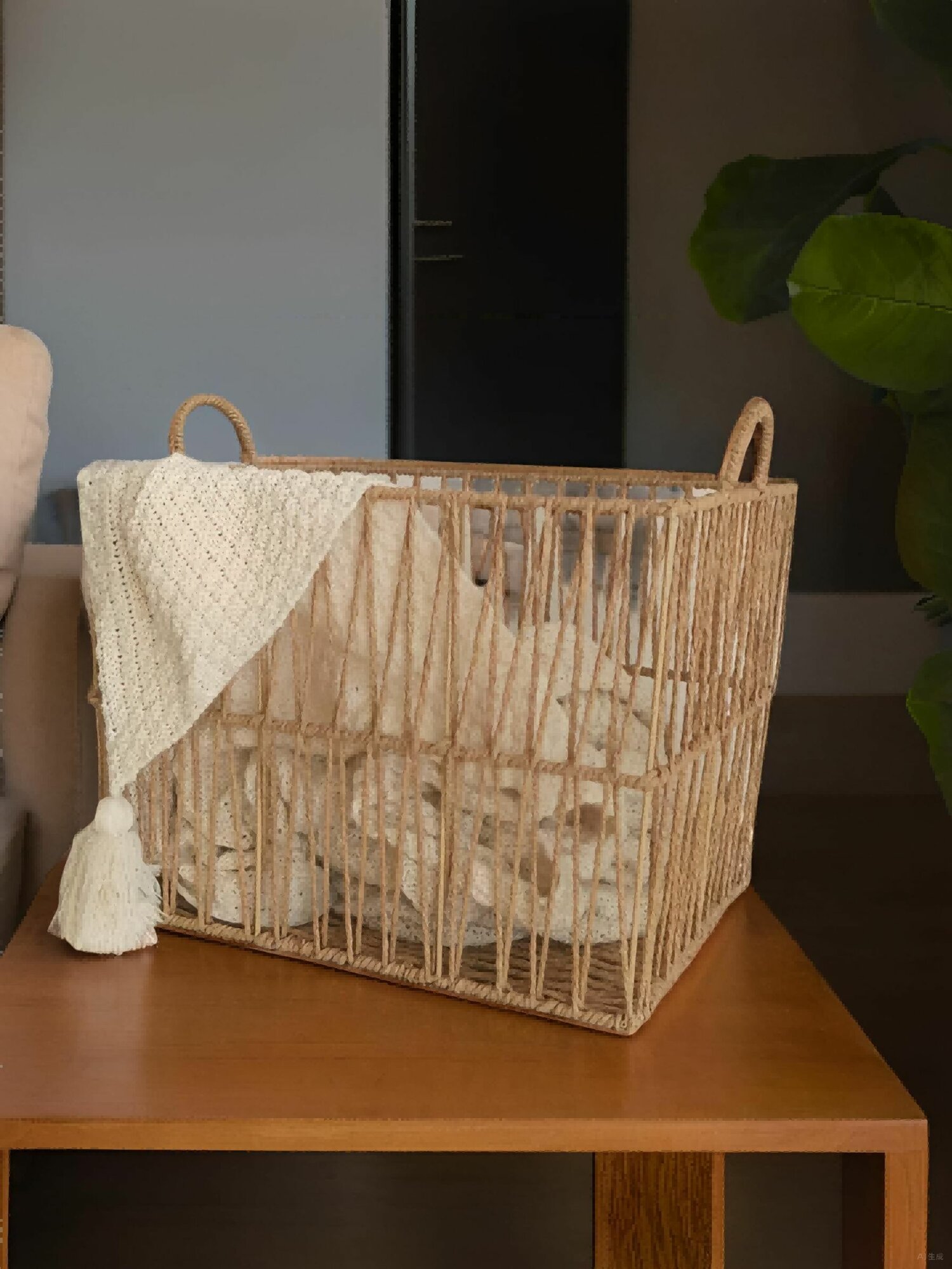 Плетеная корзина для хранения из бумажного шпагата и металла в стиле кантри - ручная работа для домашнего декора