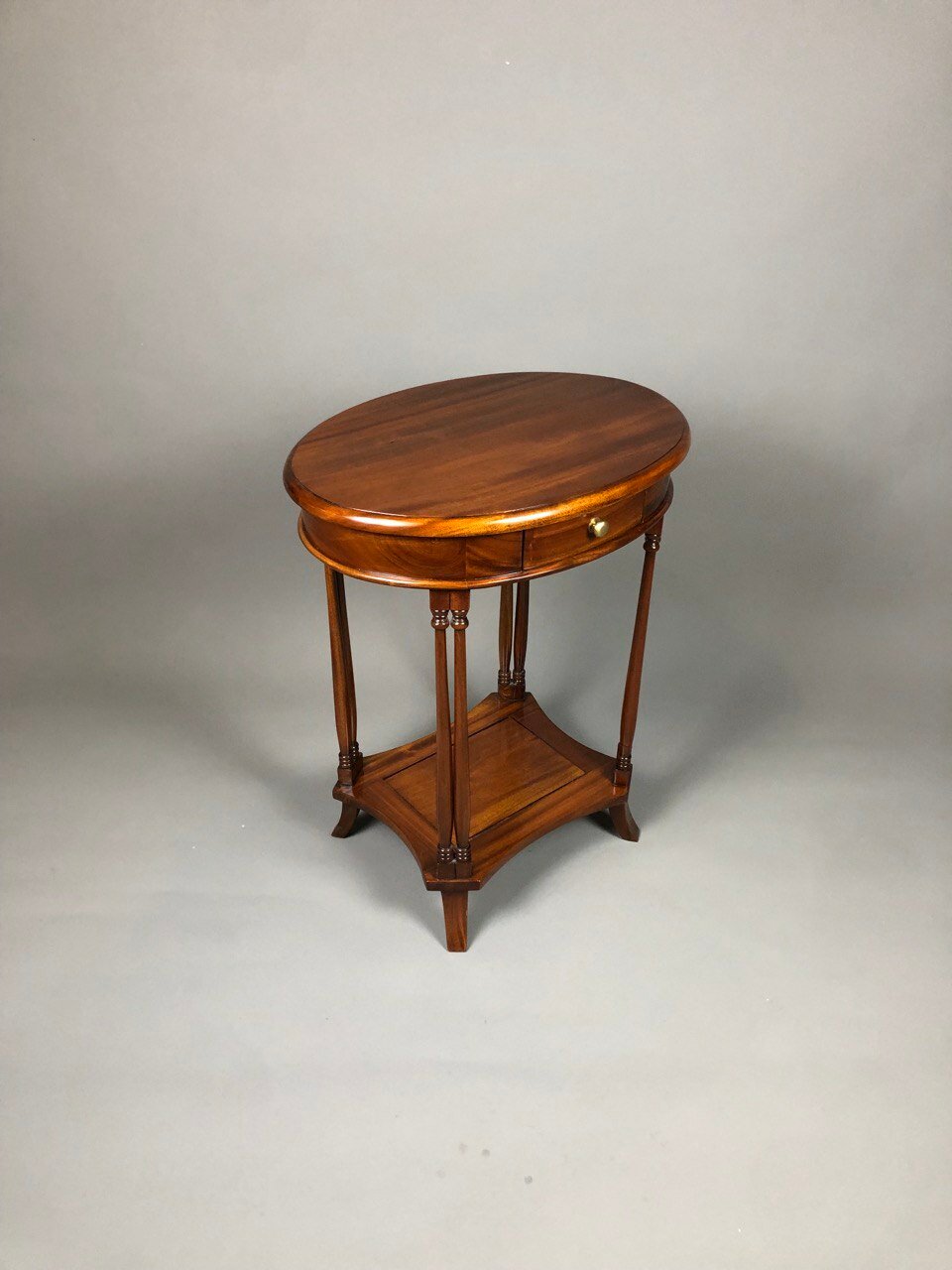 Стол приставной ДОМ КОРЛЕОНЕ