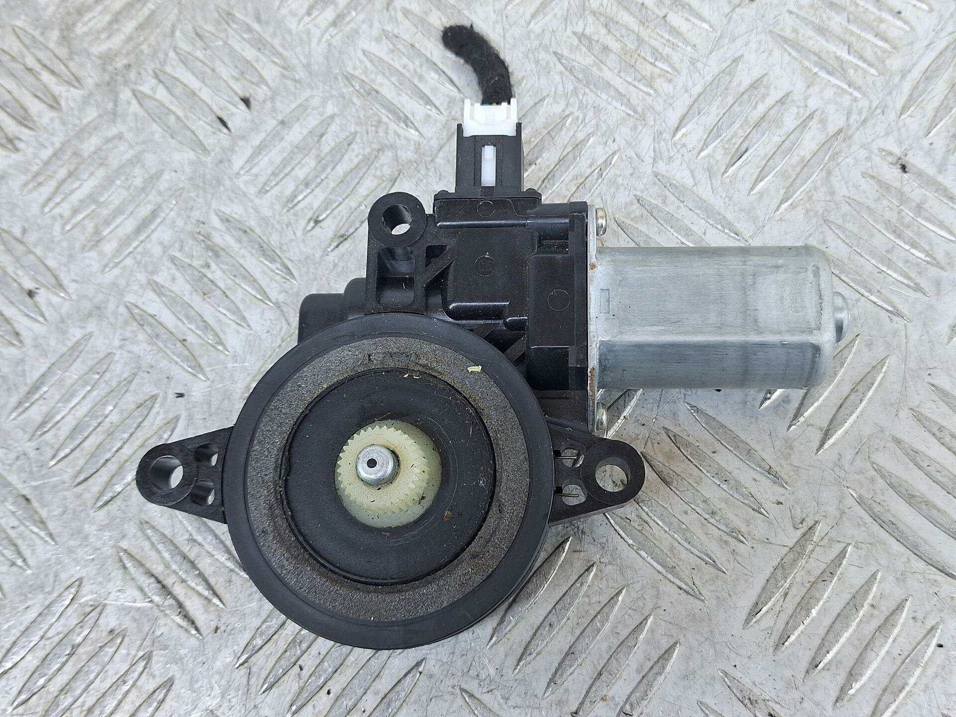 Моторчик стеклоподъемника передний левый Mazda 6 3 2-й рест. 2020 D6515958X