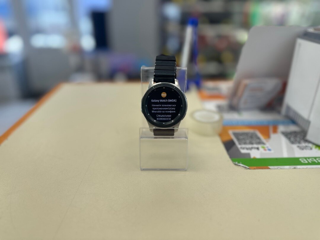 Смарт-часы Samsung Galaxy Watch 42мм (SM-R810XZDASER), б/у, уценка