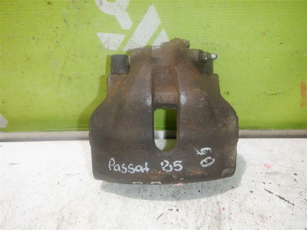 Суппорт передний правый VW Passat B5 96-00