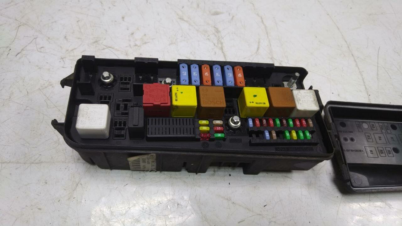 Блок предохранителей Opel Vectra C (2002 - 2005) 13240244