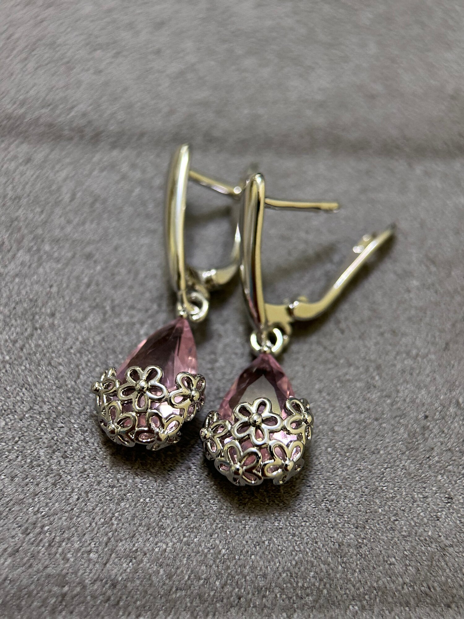 Серьги с подвесками, стекло