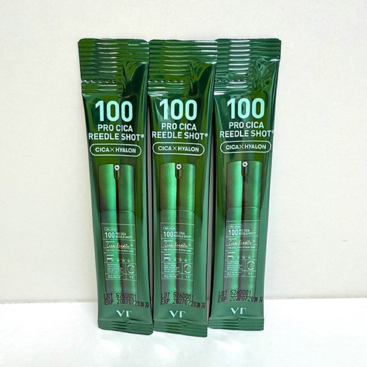 Vt Сыворотка с микроиглами для глубокого улучшения текстуры кожи в семплах (2мл х 3шт) Cica Reddle Shot 100 Stick