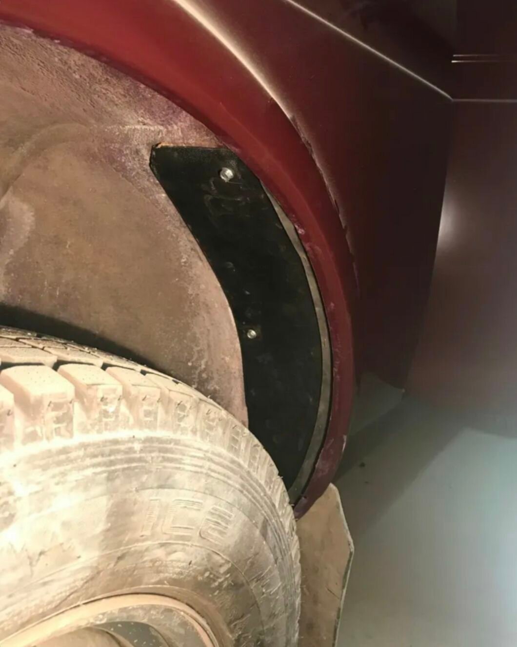 Щитки передних крыльев грязезащитные для Lada Niva / ВАЗ 2121 (ласты, комплект)