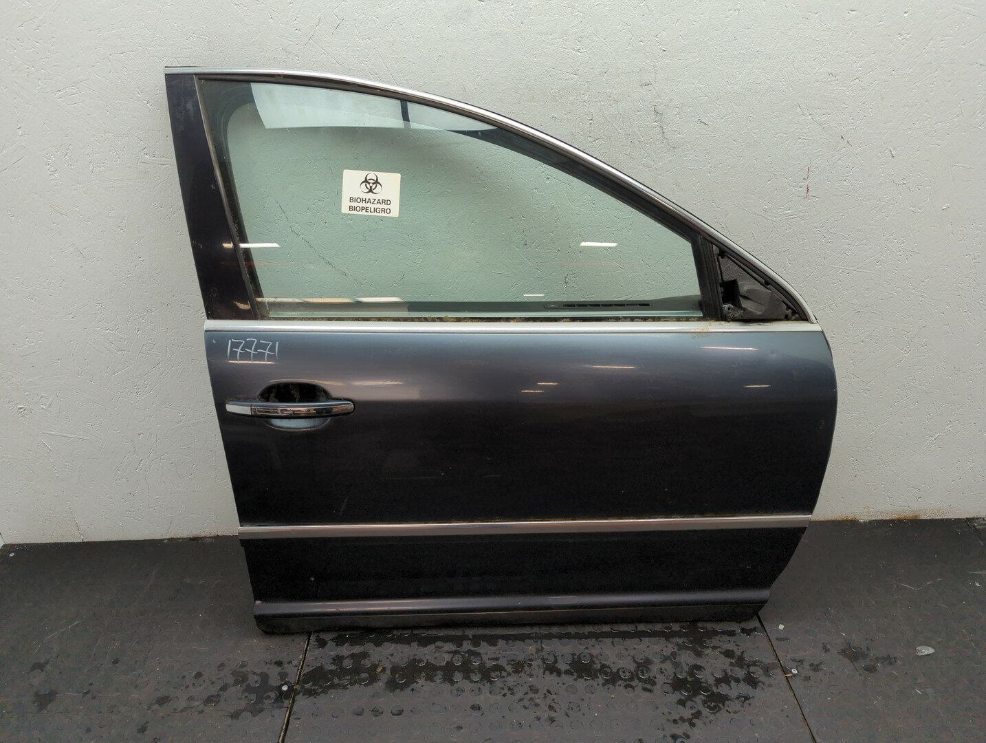 Дверь боковая (легковая) правая передняя Volkswagen Phaeton Б/У