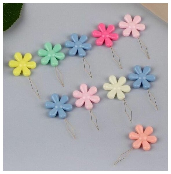 Нитковдеватель для иголки (набор 10 штук) "Цветок" с пластиковой ручкой ассорти разных цветов, нитевдеватель