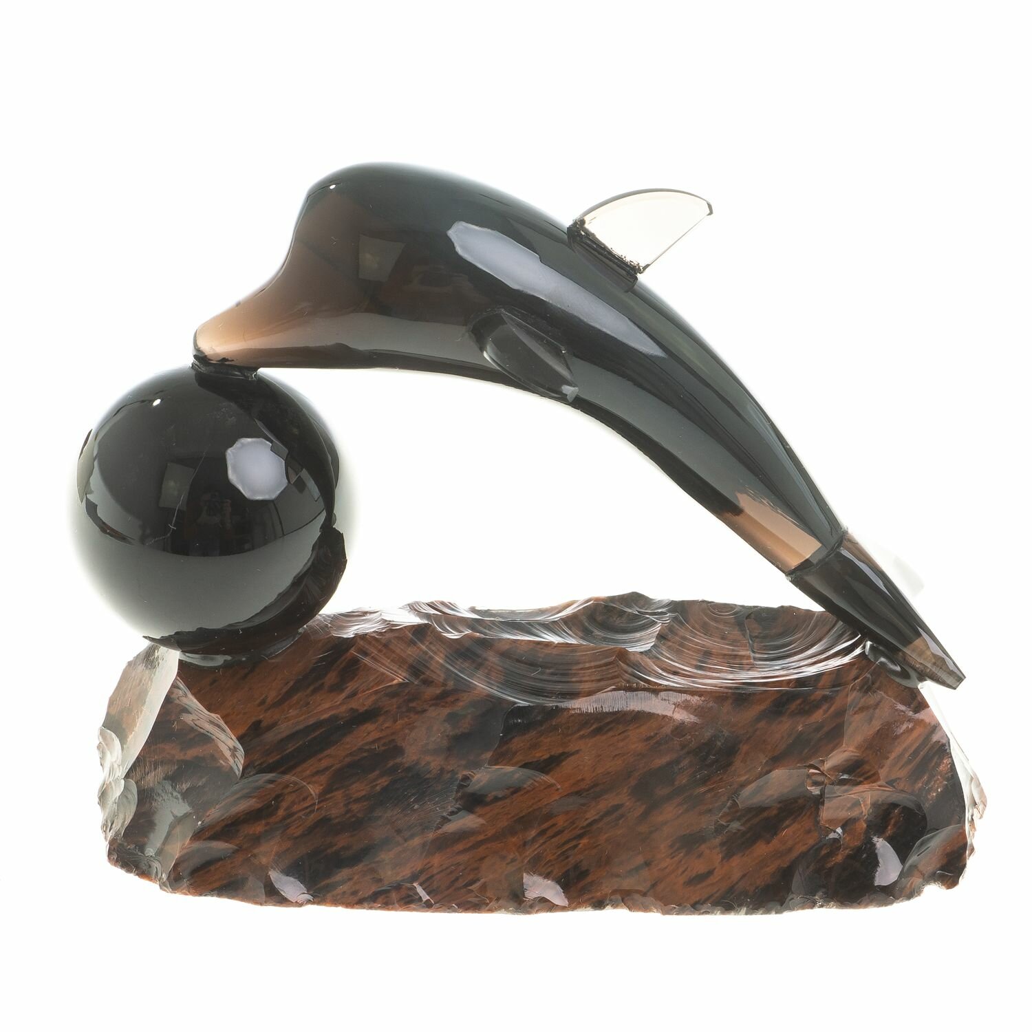 Сувенир фигурка "Дельфин с шаром" камень обсидиан 122925