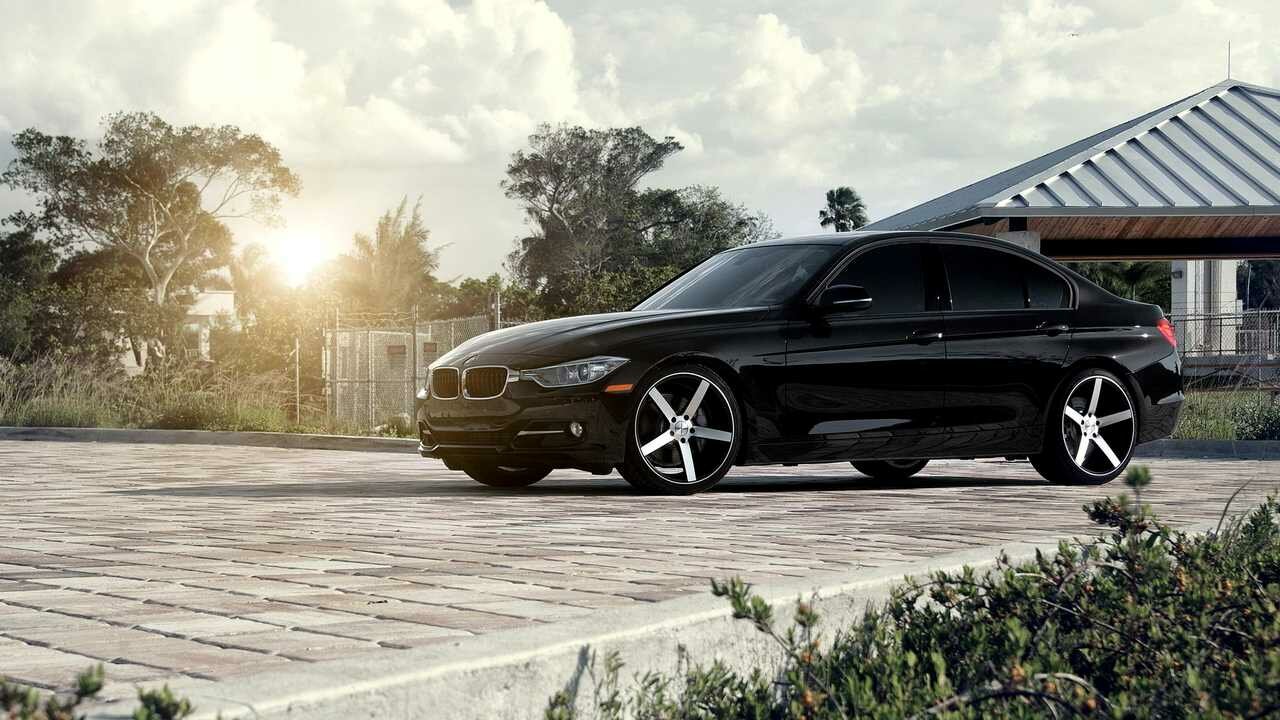 Картина на холсте 110x60 LinxOne "Бмв BMW 3 Series машины" интерьерная для дома / на стену / на кухню / с подрамником