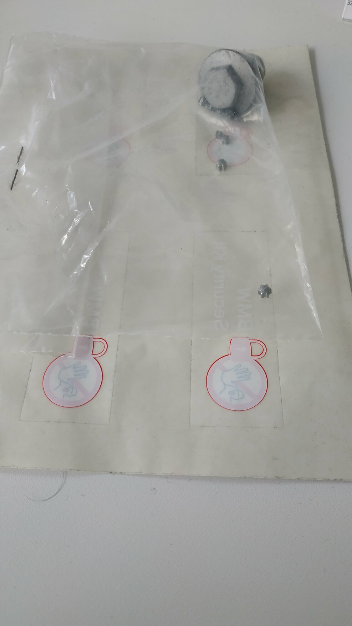 Набор секреток для мультимедиа и руля BMW 32302464228