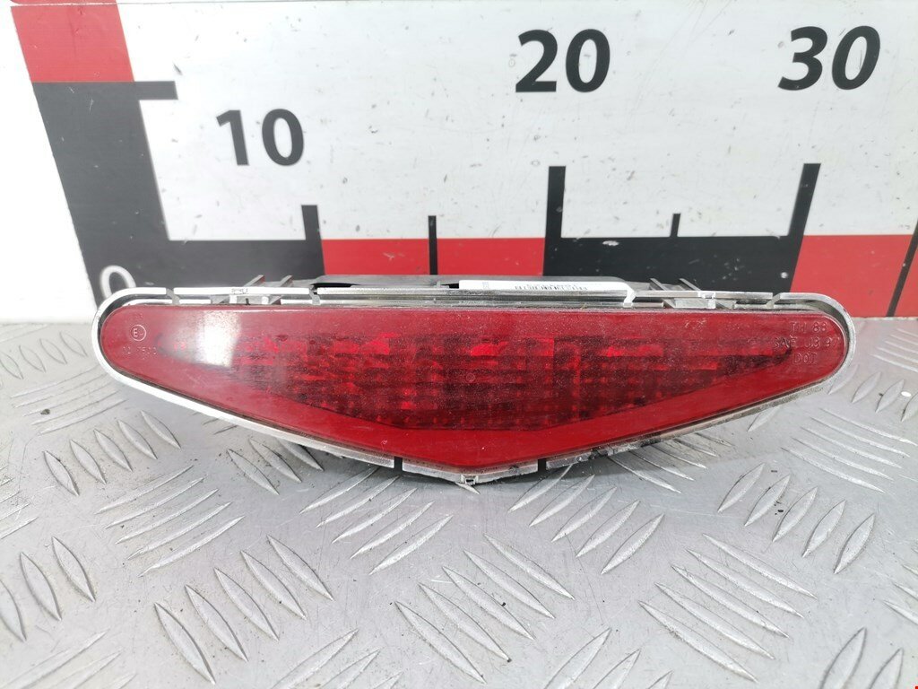 Фонарь дополнительный тормозной (стоп-сигнал) Ford Cougar F8RZ13A613BA арт. 1864424