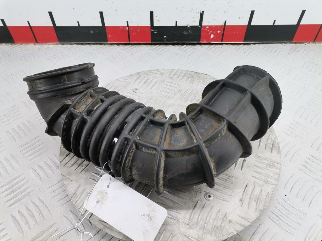 Патрубок воздушного фильтра (гофра инжектора) Ford Focus 1 98AB9R504AD арт. 1577125