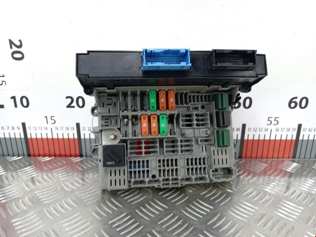 Блок предохранителей BMW 1-Series (E81/E82/E87/E88) 61146978270 арт. 1727081