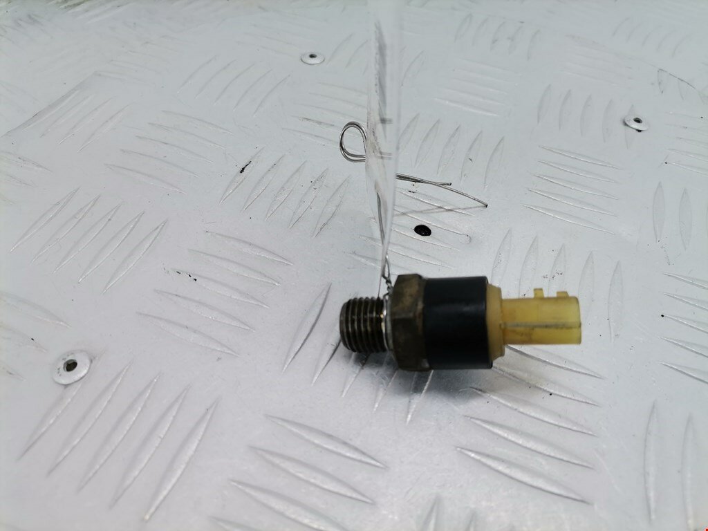 Датчик давления масла Renault Scenic 2 8200671272 арт. 1624296