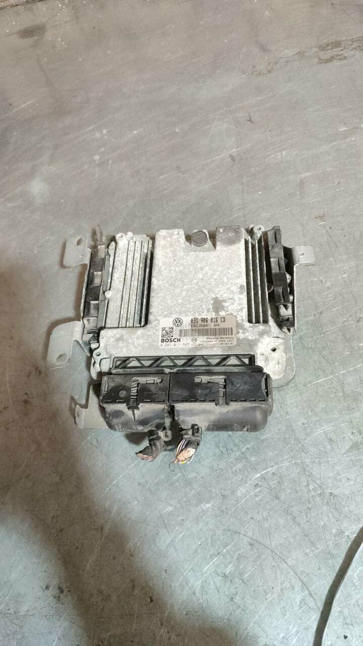 Блок управления двигателем Volkswagen Touran (2003 - 2006) 03G906016CD