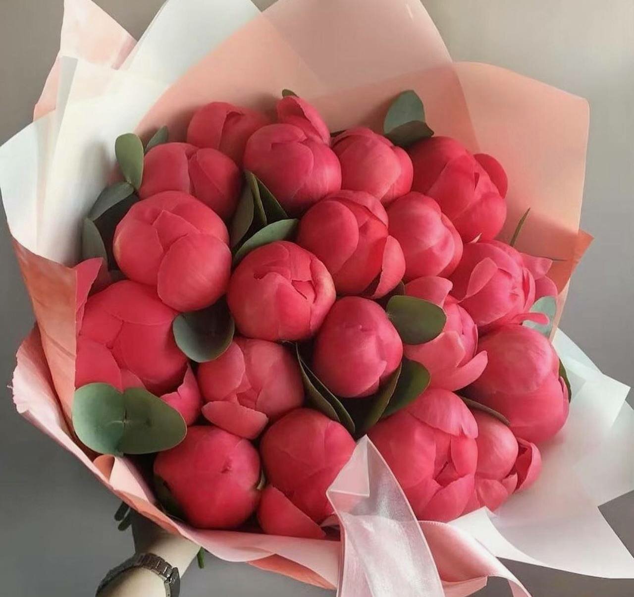 Премиум букет из коралловых пионов, премиум цветы, шикарный, красивый букет цветов, пионы.