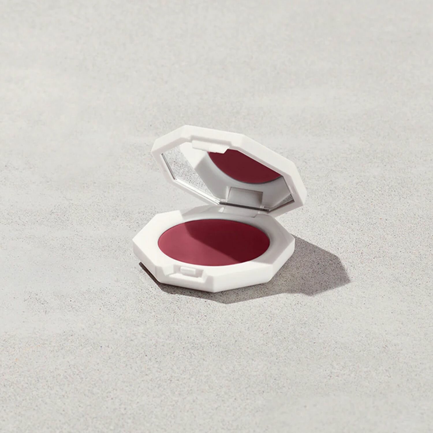 Кремовые румяна Fenty Beauty CHEEKS OUT FREESTYLE CREAM BLUSH - RIRI 14