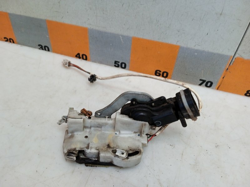 Б/У 4+3 контакта, Тойота Ипсум 1 Замок двери передней правой Toyota Ipsum 1995-2001 M10, SXM15G 316269 TOYOTA арт. 6931044010