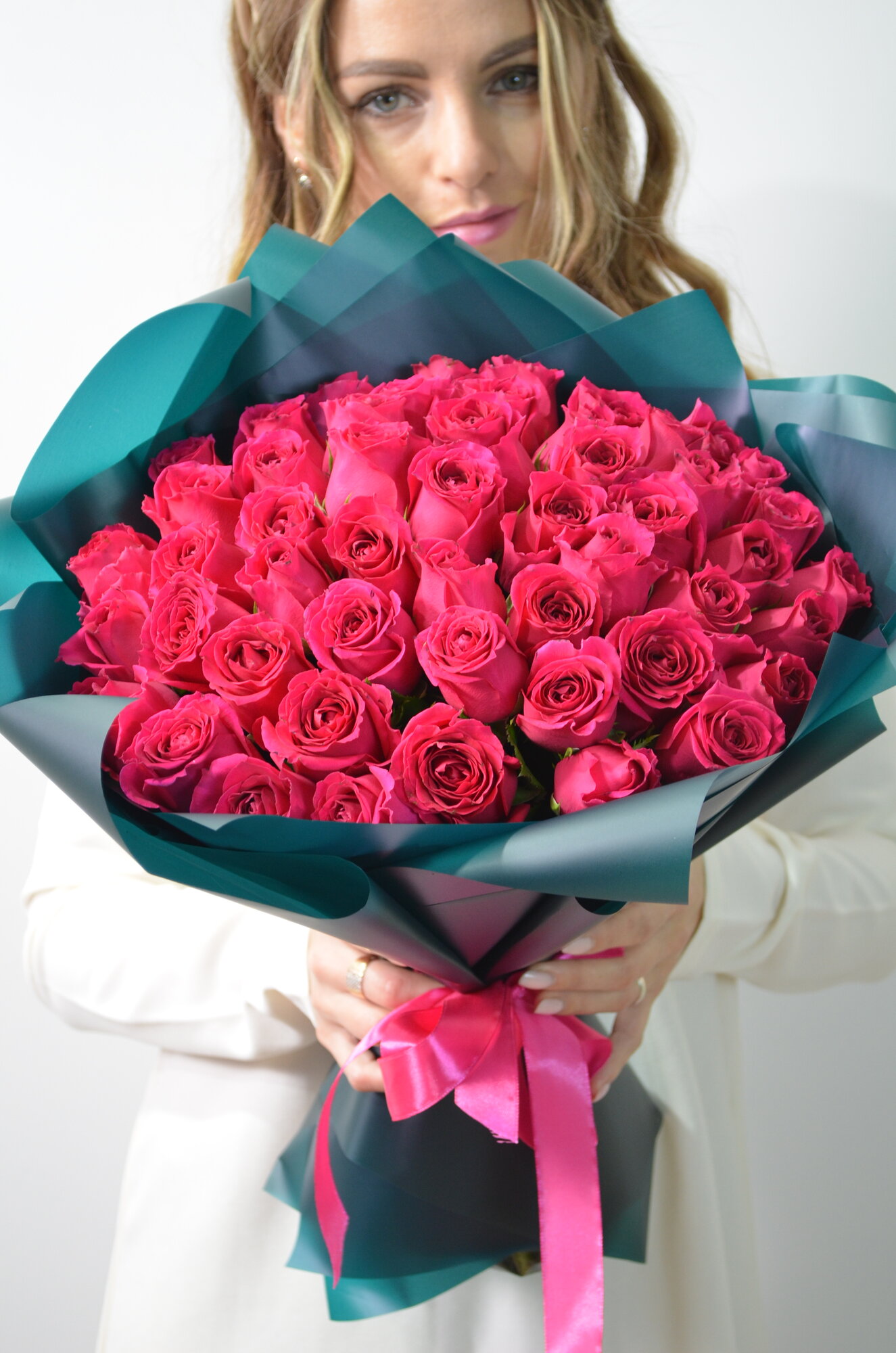 Букет Lavieflowers "Элегантный стиль", 51 роза, высота 40 см