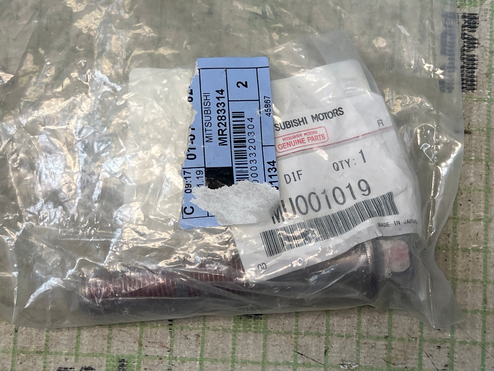 Болт переднего рычага для Mitsubishi Outlander