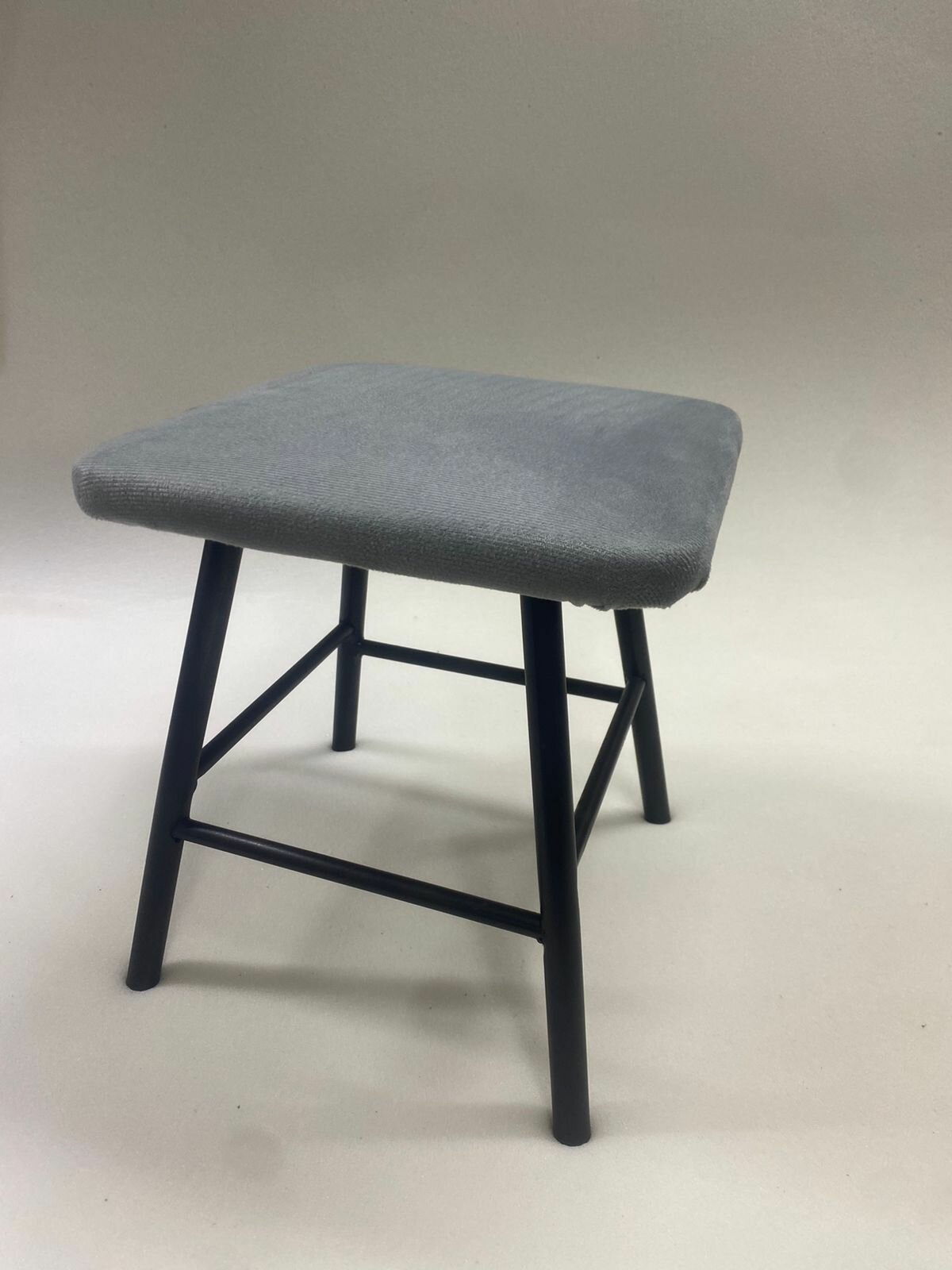 Табурет Малыш/табурет/стул/мягкая табуретка/стул для ребенка/табуретка