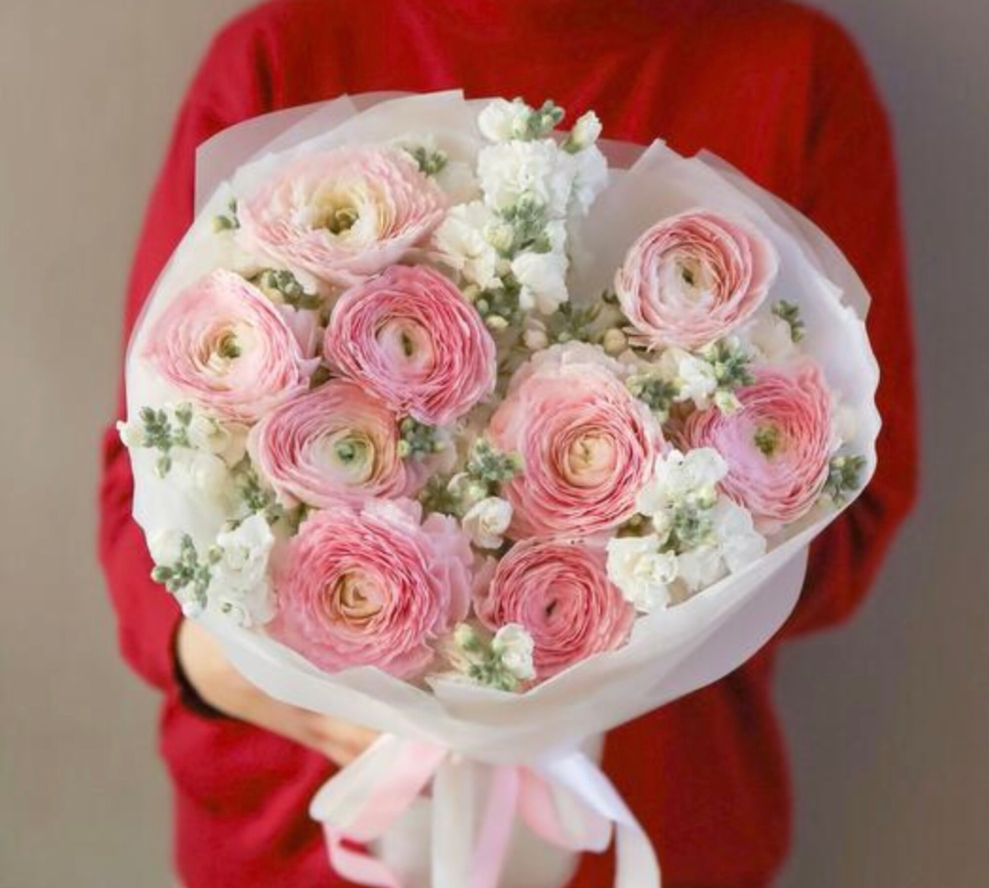 Букет «Для любимой» ранункулюсы и маттиола