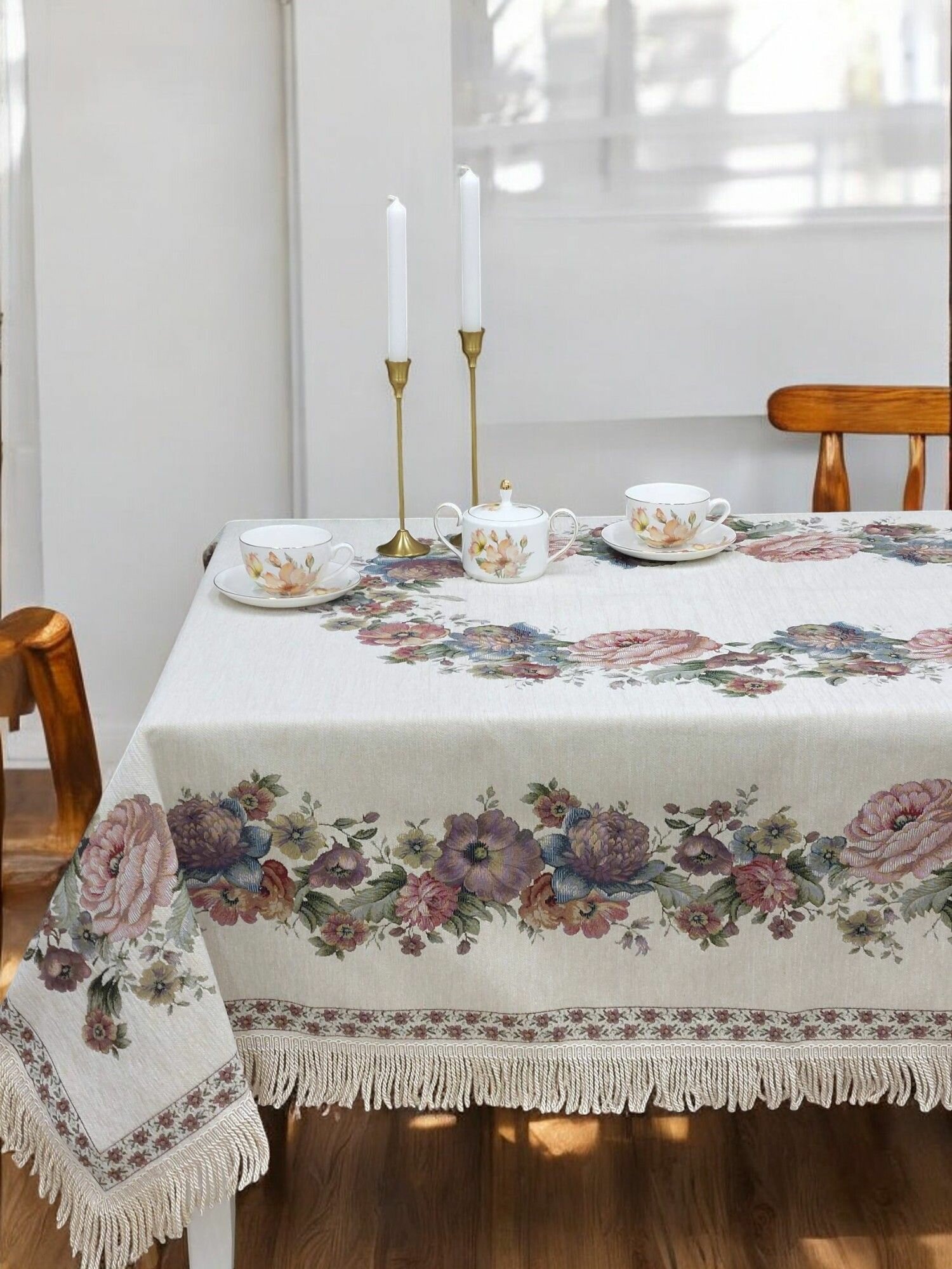 Скатерть Le Gobelin Зимний сон 140х180 см бахрома