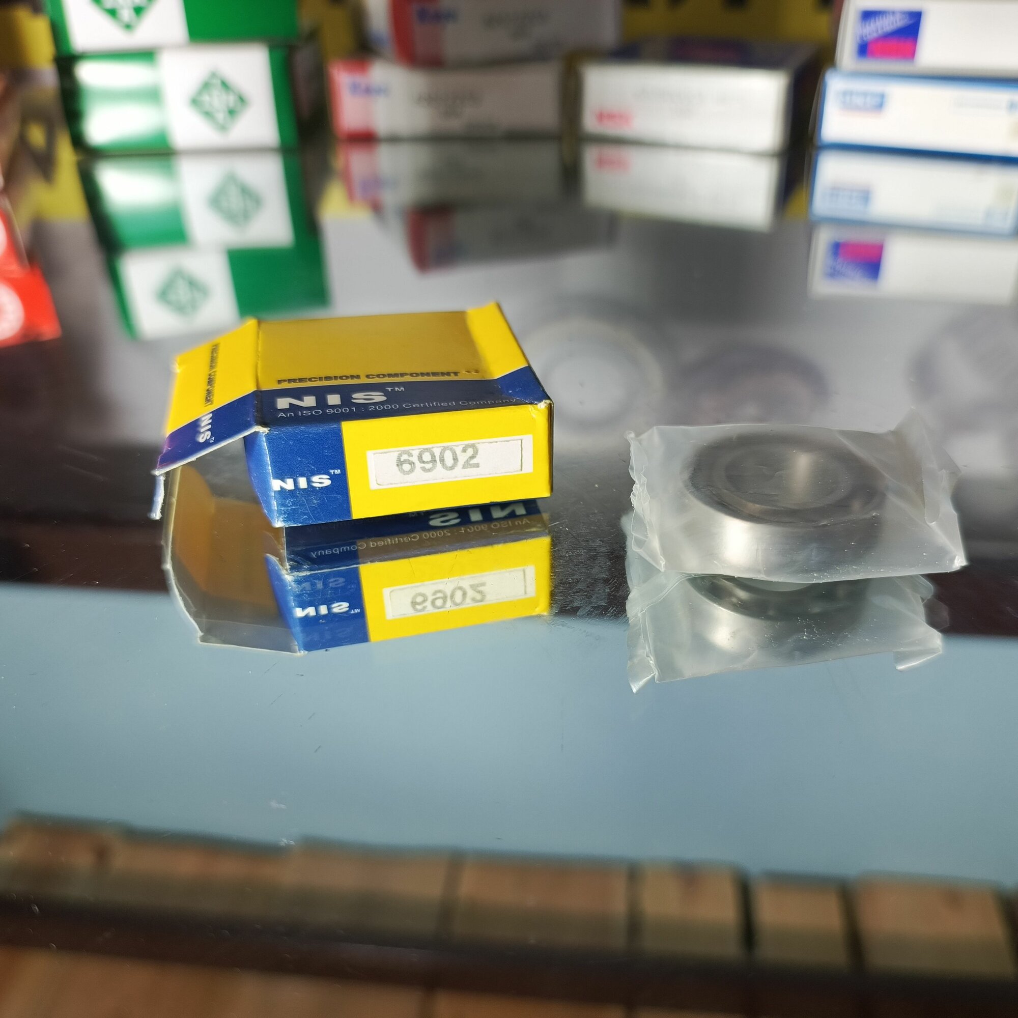 Подшипник 6902 в комплекте 2 шт 15*28*7)