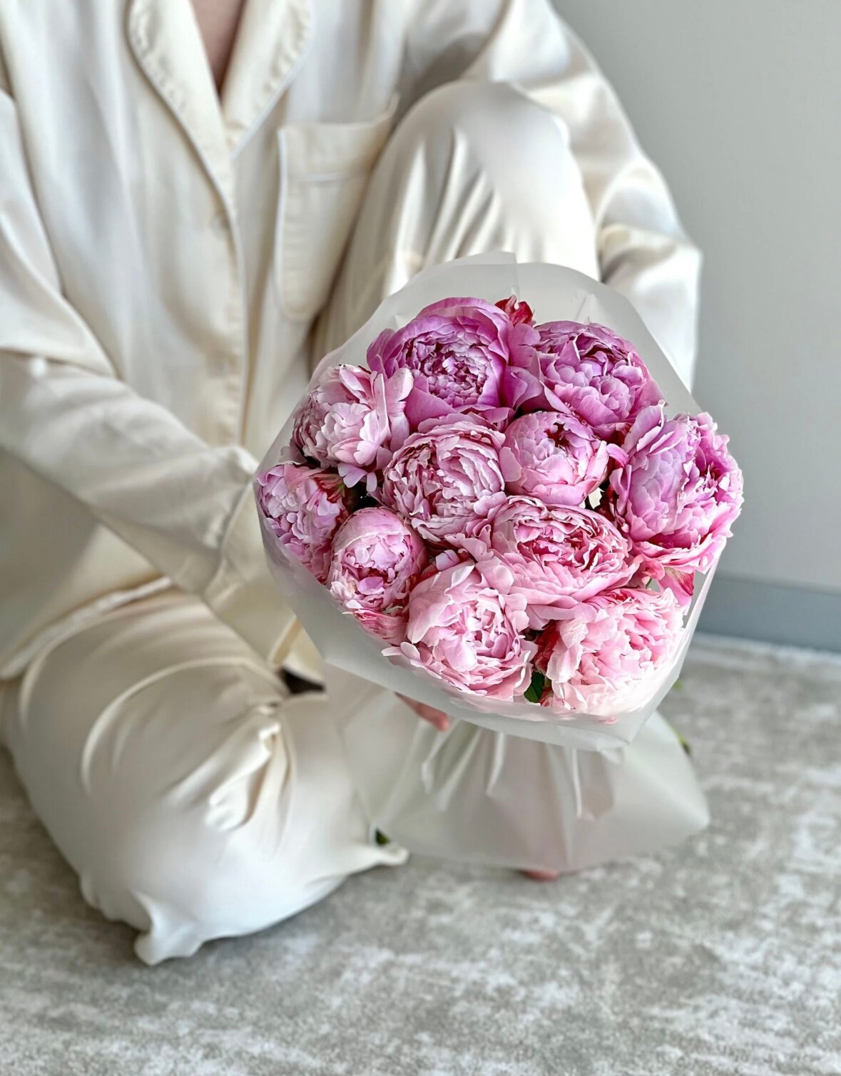 Букет монобукет « Весенние пионы Сара Бернар » ( 11 цветков )