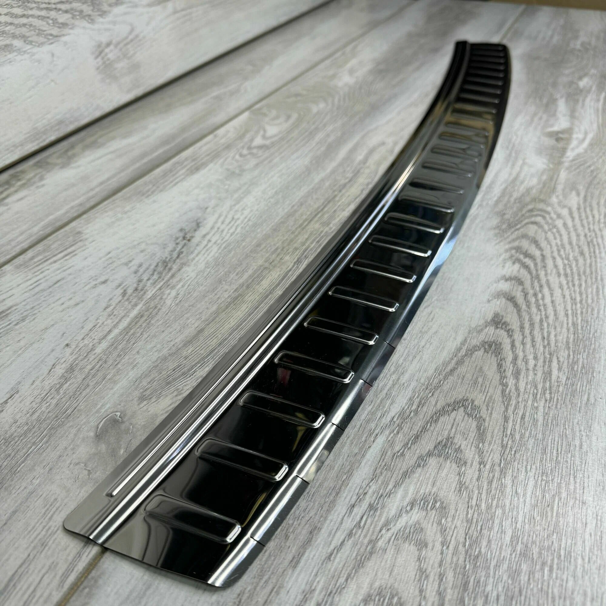 Накладка заднего бампера KIA Rio седан 2011-2014 (загиб)