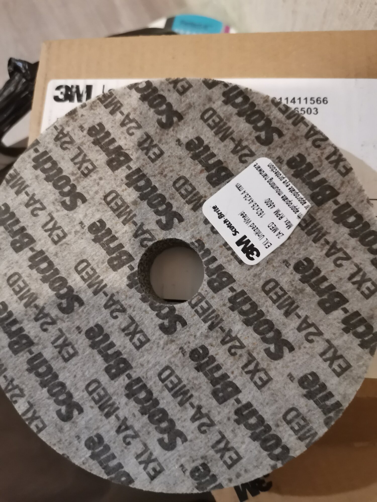 Шлифовальный диск 3M Scotch-Brite 16544, 2A, MED, XL-UW, 150х25х25 мм