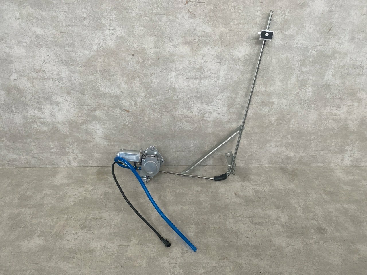 Стеклоподъемник левый электрический с мотором ивеко Евротех Евростар Траккер (IVECO)