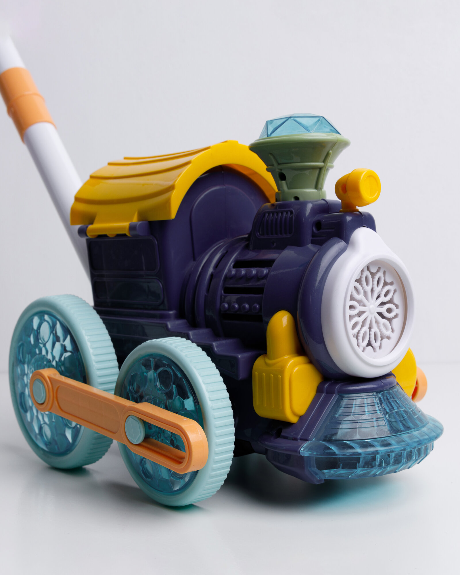 Каталка-мыльные пузыри "Паровозик", с ручкой, светом и звуком для детей