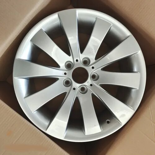 FADI H997D Колесный диск Штампованный 18x8" PCD5х120 ET30 D72.6