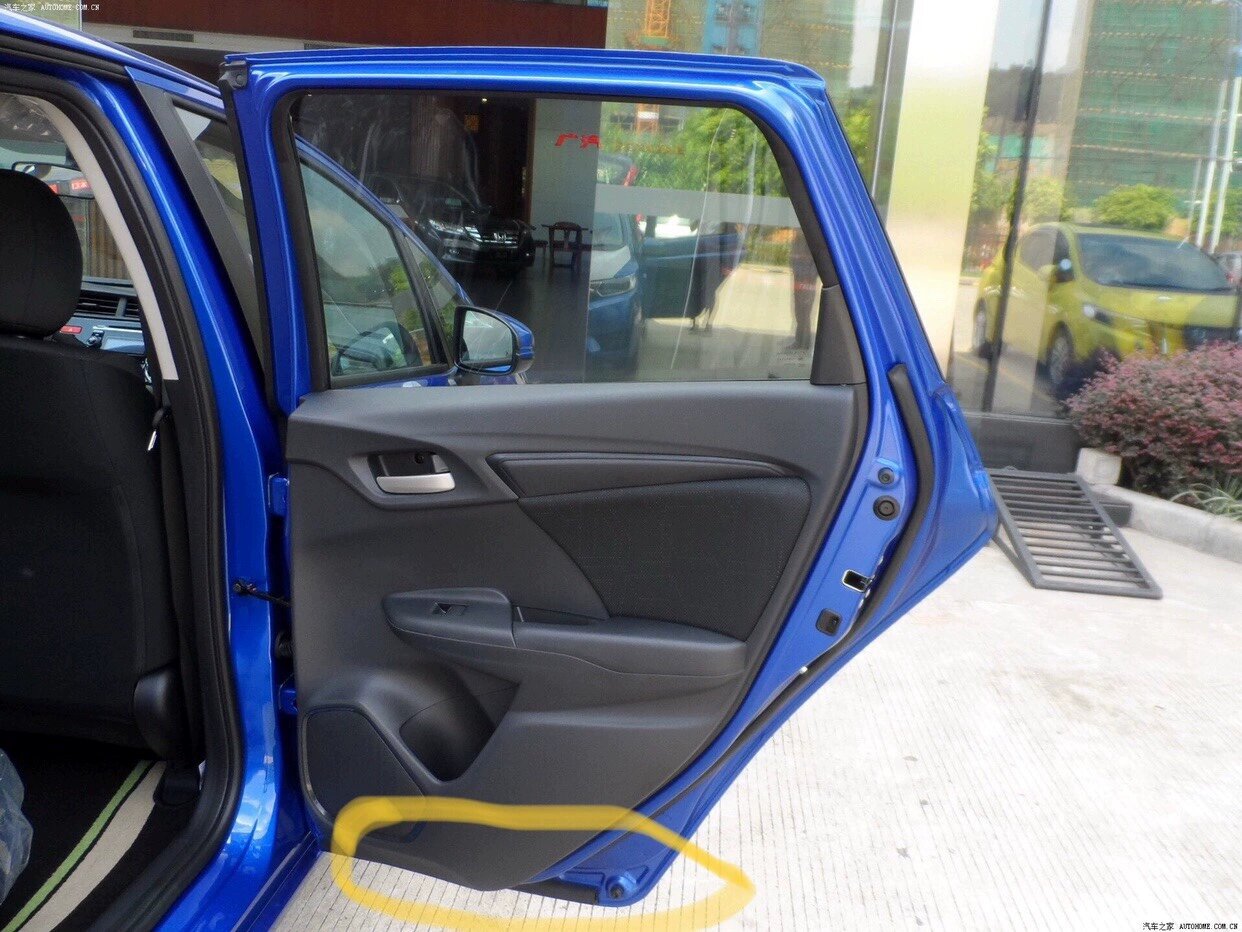 Уплотнительная лента для низа правой задней двери Honda Fit 2014-2020, профессиональное качество