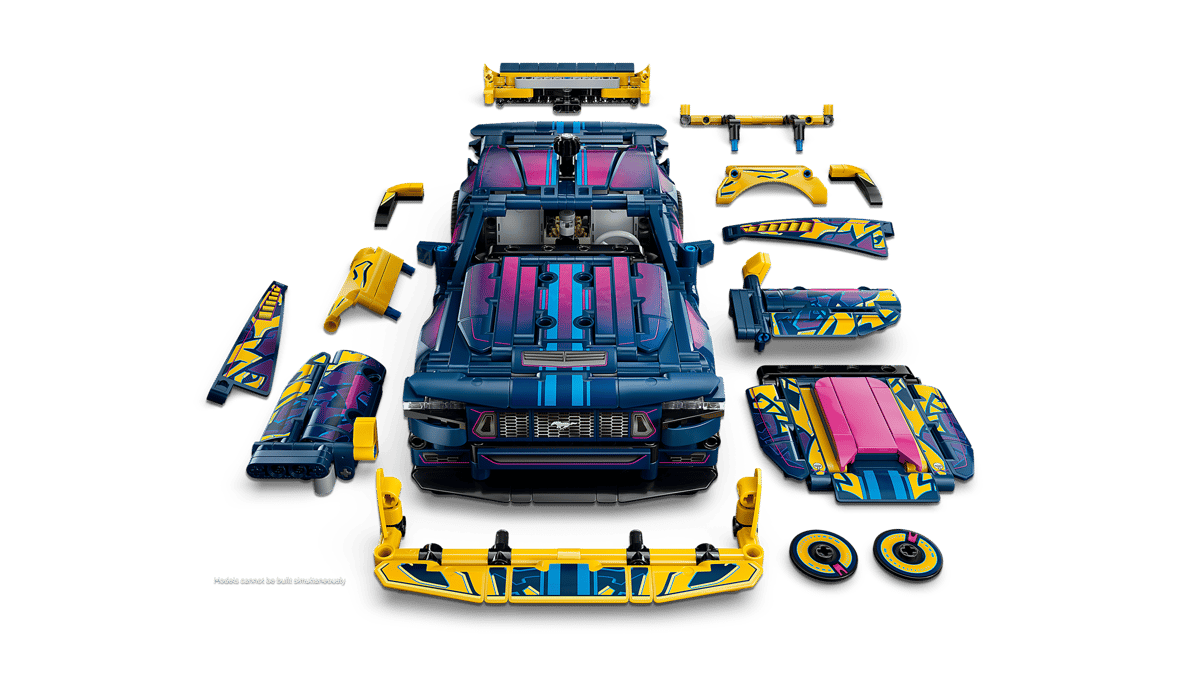 Конструктор LEGO Technic 42236 Автомобиль Custom Garage Ford Mustang GT, 973 дет. — фото 1