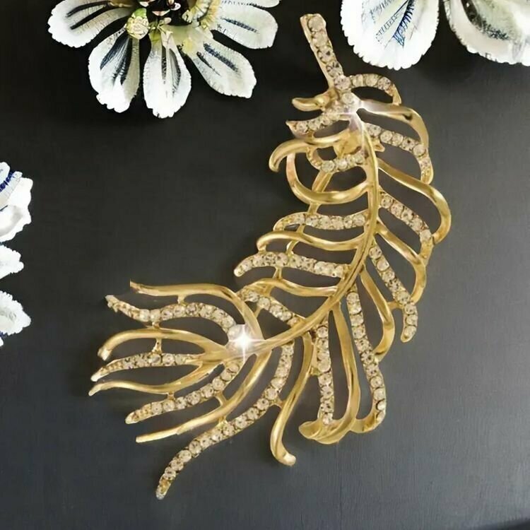 Брошь, циркон