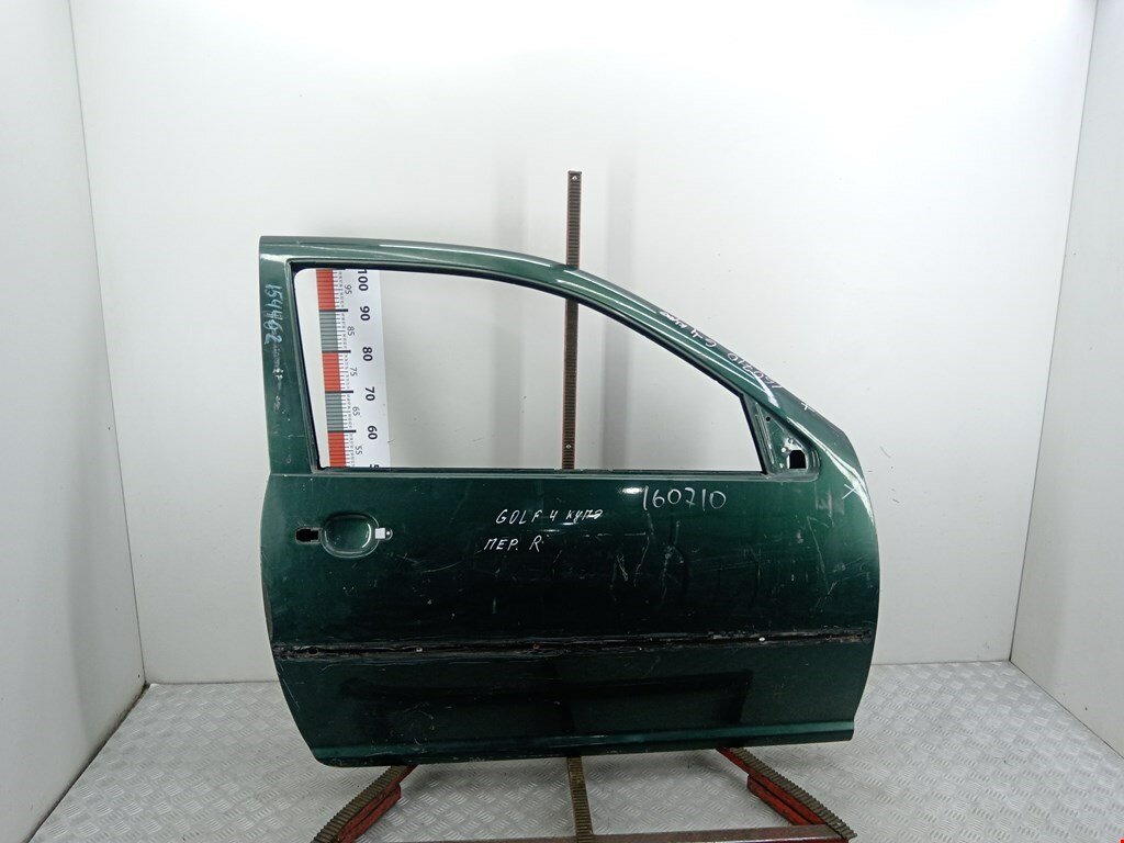 Дверь передняя правая Volkswagen Golf 4 1J3831056H арт. 2103210