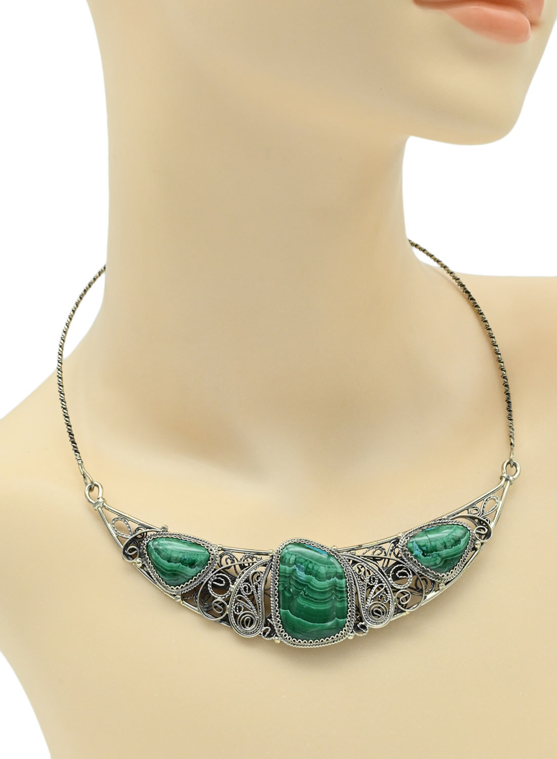 Колье, малахит