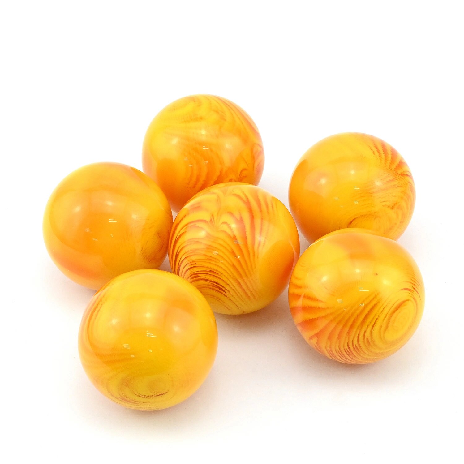 Шар из янтаря молочно медового (имитация), диаметр 50мм .