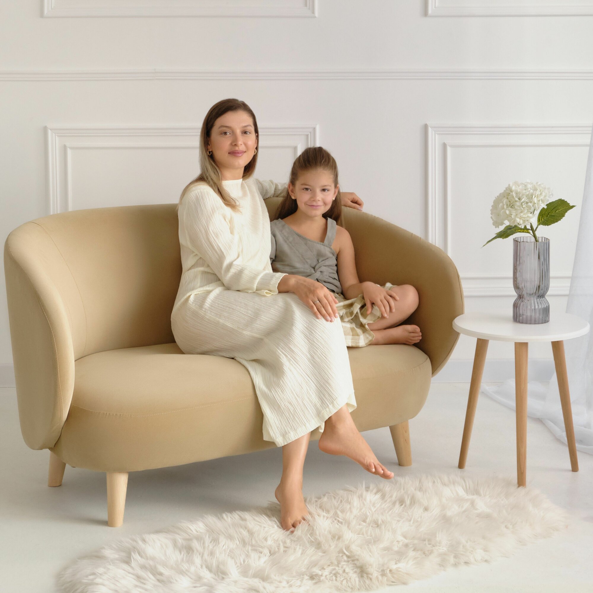 Диван прямой Мод на ножках с подлокотниками велюр Zara Beach 2, 130х74х65