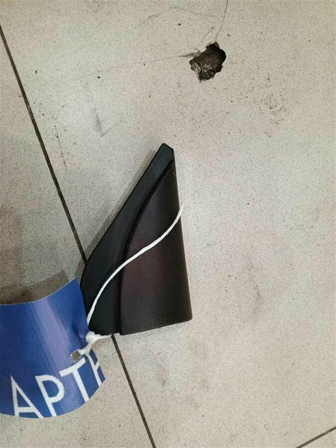 Уголок двери передней правой наружный от Ford Fusion 2002-2012