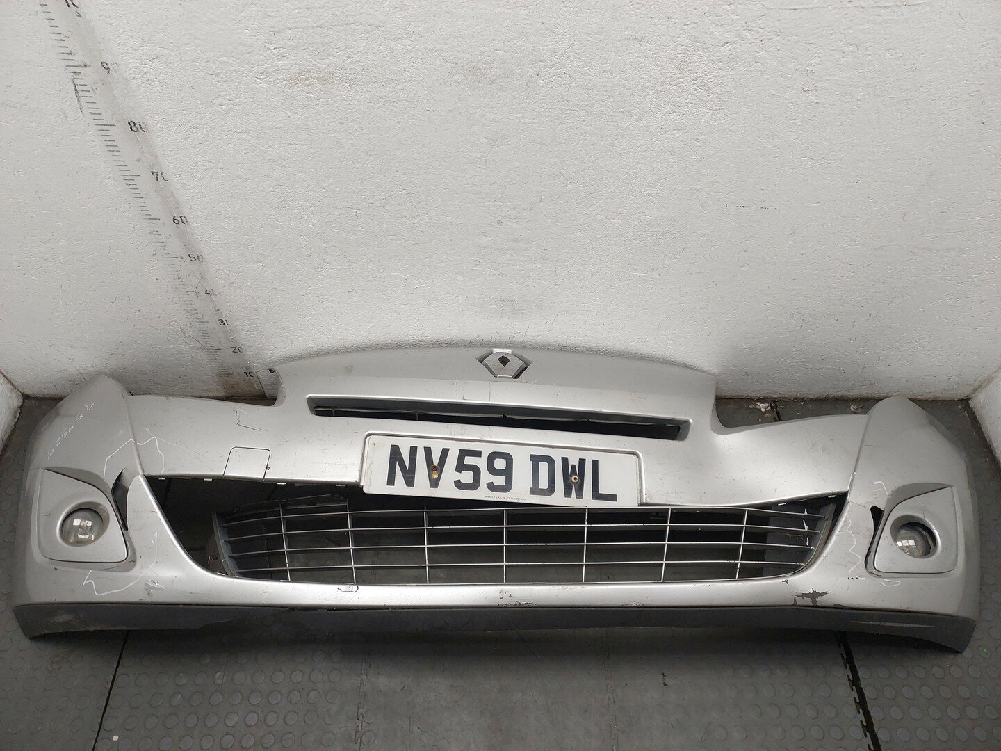 Бампер передний Renault Scenic Б/У