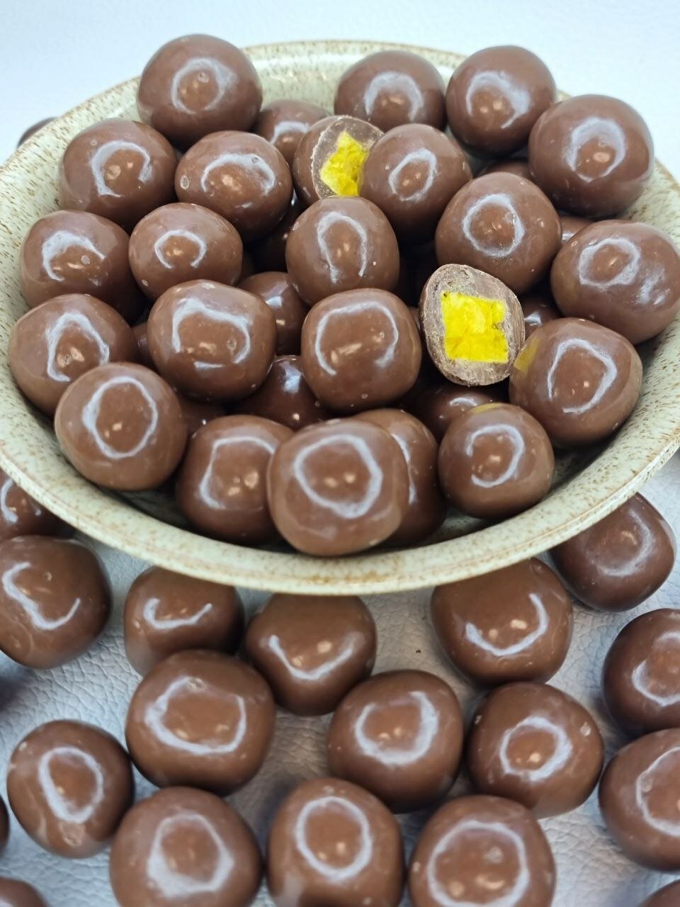 Драже Маракуйя в молочном шоколаде 250 Гр.